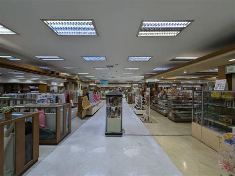 Photo Gallery สุดเงียบเหงา ชาวเน็ตแชร์ภาพห้างฯ ตั้งฮั่วเส็ง ธนบุรี ไร้