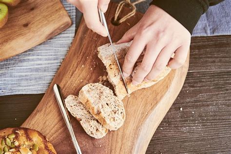 Heres How To Cut Bread Without Smashing It Taste Of Home
