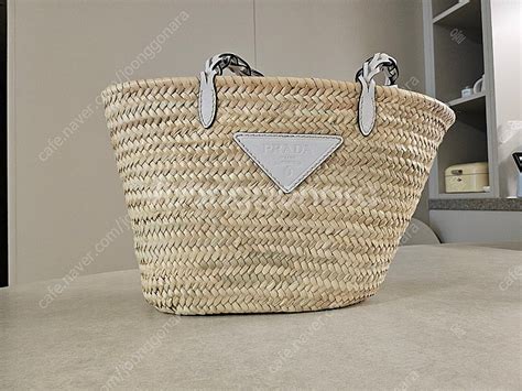 프라다 라탄 라피아 우븐 백 가방 중고나라 카페에서 운영하는 공식 사이트