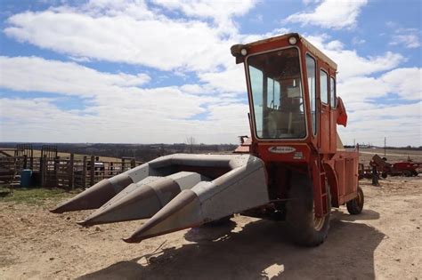 New Idea 701 2 Row UniHarverster | Live and Online Auctions on HiBid.com