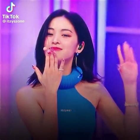 Ryujin Itzy [video] Itzy Beauty Life Hacks Videos Cute Celebrity Guys