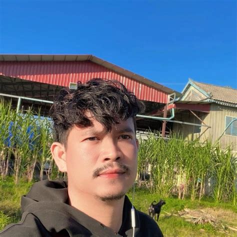 ពាក្យថាទាហានត្រូវតែទៅមុខមិនថយក្រោយឡើយ ជូនពរបងប្អូនកងយុទ្ធពលខេមរៈភូមិន្ទជួរមុខឈ្នះឈ្នះជានិច្ច