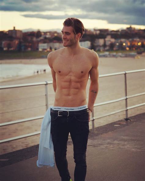 DIVINO CHICOS GUAPOS