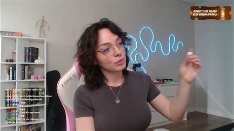 уффф коря показывает форму - YouTube