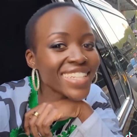 Rihanna Just Debuted A Transformative Blonde Pixie Haircut