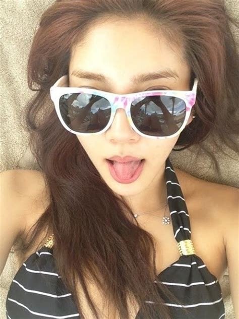 孫淡妃的比基尼自拍 Kpopn