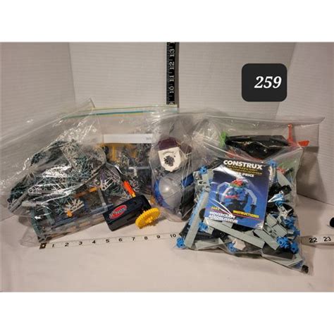 Large Group Of Fisher Price Construx And Knex Building Toys Schmalz