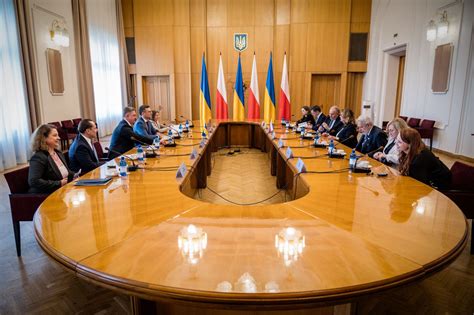 Кулеба провів зустріч з Кідавою Блоньською Цензор НЕТ