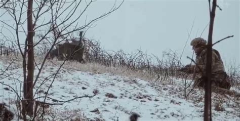 ЗСУ показали застосування наземного дрону-камікадзе з 12 кг тротилу (відео)