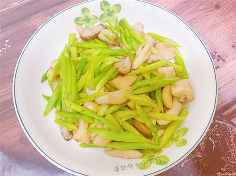 蘆筍炒雙菇 By 漢柏格小廚房 愛料理