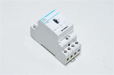 Hager ET321 240321 25A 400VAC 230VAC 3x NO Override Contactor