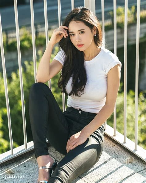超级巨乳性感美女candy写真，已经脱离地球的引力性感美女3g壁纸