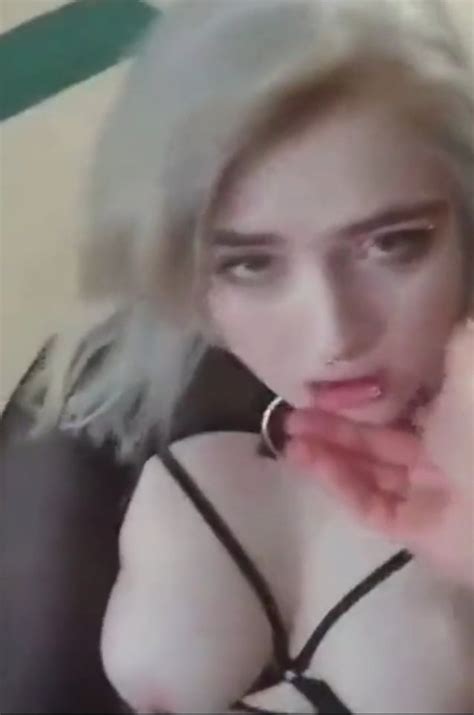 Guys Does Anyone Know The Full Video Or Who She Is 2 Replies 1386054 ›