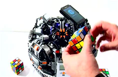 Lego Robot Solves Rubiks Cube In Five Seconds