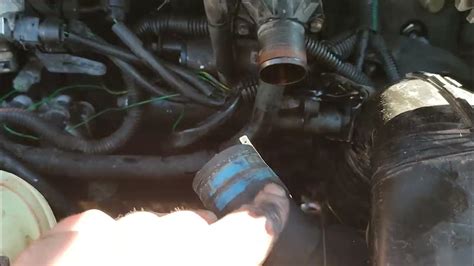 Заміна термостата Сітроен Берлінго 1 9 простий дизель 2002року випуску Youtube