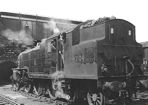 Rugby Station Ex Lms 4p 2 6 4t No 42104 Is Seen Raising Steam In