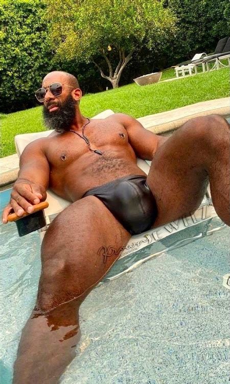 Bountiful Pumped And Siliconed Bulges Bigger Bigg Tumbex