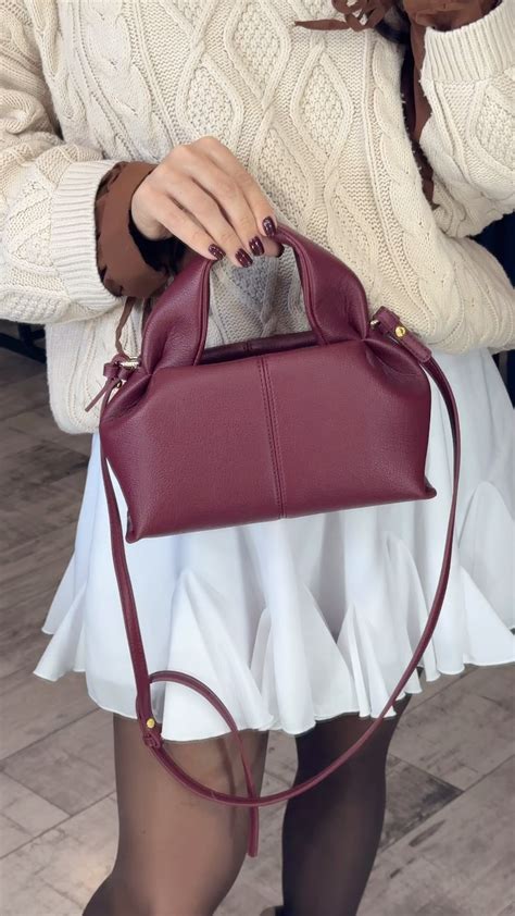 Ua🔸КУРТКИ🔸ПАРКИ🔸ПУХОВИКИ🔸ШКІРЯНІ КОСУХИ Натуральна шкіра Ціна 2500 грн Тільки одна Instagram