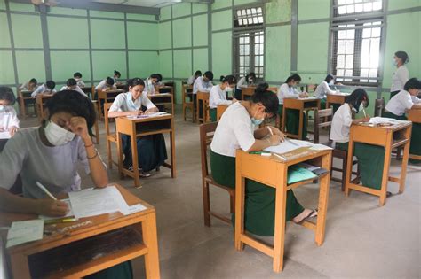 ဗဟန်းမြို့နယ်၌ ၂၀၂၂ ခုနှစ် တက္ကသိုလ်ဝင် စာမေးပွဲကို အမှတ် ၁ အခြေခံပညာ အထက်တန်းကျောင်း၌ ကျောင