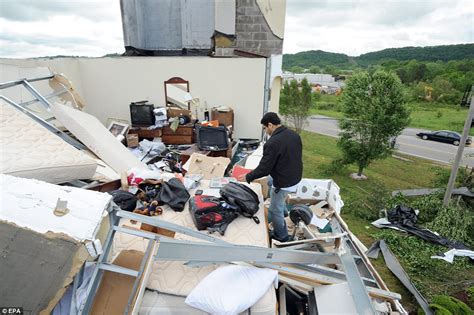 America Hit By Deadly Tornados As Worst Storm Outbreak In 40 Years Cuts Through South Freeones