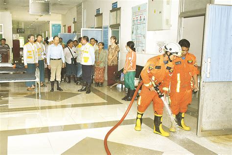 ပြည်ထောင်စုဝန်ကြီး ဒေါက်တာသက်ခိုင်ဝင်း ပြည်ထောင်စုနယ်မြေ နေပြည်တော်၊ ပ