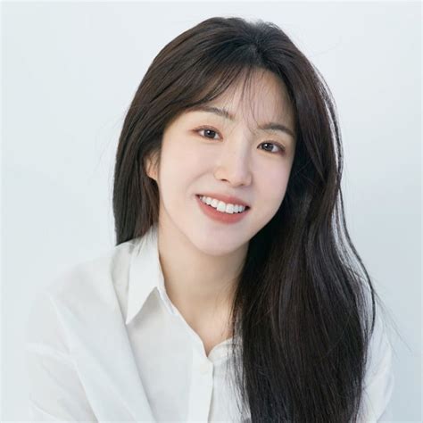 Jinyea 진예 Hancinema