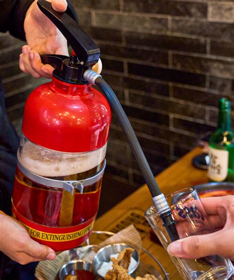 소화기 디스펜서 재밌는 웃긴 소맥 메이커 잔 컵 신박한 쓸데없는 쓸모없는 선물 에이블리