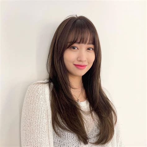 내추럴 레이어드컷 💗 여전히 가장 사랑받는 디자인컷이에요 가벼운 질감 레이어드컷으로 여름에도 답답하지 않은 긴머리커트 레이어드컷 여자머리 긴머리