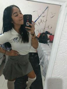 COLEGIALA MOSTRANDO SU RICO PACK