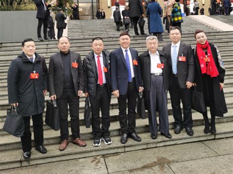 我校市人大代表、政协委员出席成都市人大、政协“两会”建言献策引关注 西南石油大学新闻资讯