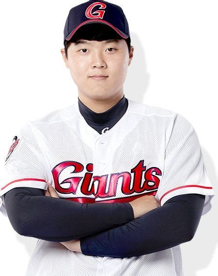 스토브리그 롯데 한동희 더 커진 기대감 넘어 스타로 발돋움할까 시사n라이프