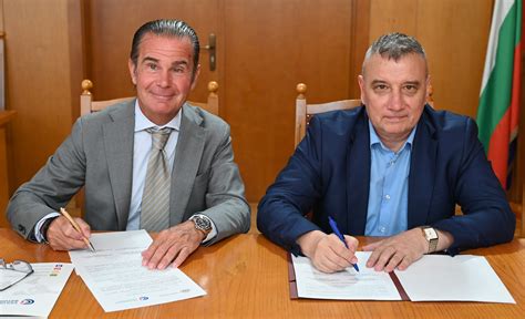 УНСС Ректорът подписа меморандум за сътрудничество с Френско българската търговска и