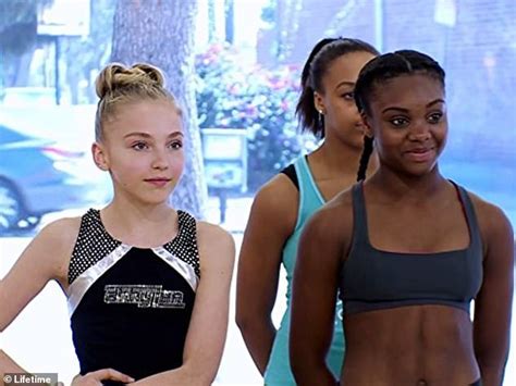 Former Dance Moms Star 17 Says She Had To Go To Therapy After The Show Daily Mail Online