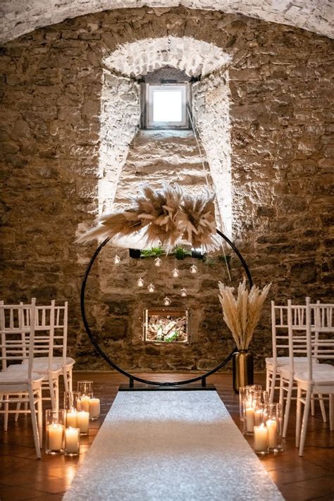 Boho Dekoration Im Weinkeller Hochzeitsdekoration Hochzeitsdeko Trauung