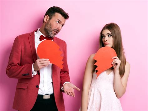 Знаци че мъжът до вас е несигурен в себе си