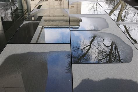 무료 이미지 나무 자연 건축물 하늘 보트 창문 봄 반사 차량 박물관 흐리게 하다 바람막이 유리 공원 푸른 자료 반점 돌 미술 구름 그림