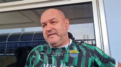 Bojan Hodak Ungkap Dampak Pemanggilan 2 Pemain Persib Ke Timnas