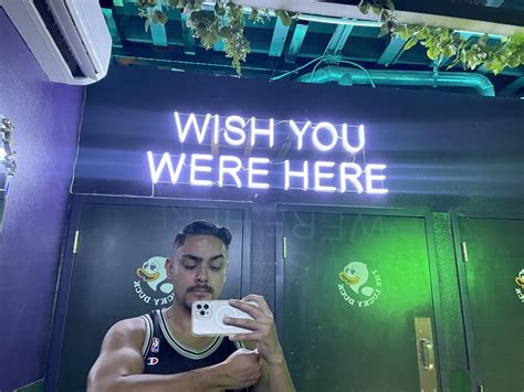 To Sniff My Pits R Gaybodybuilders