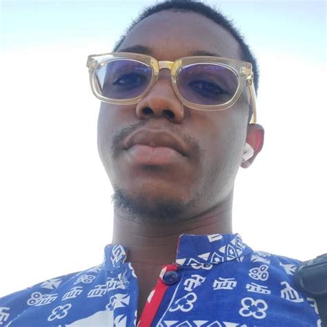 Desmond Dakora Dakora Threads Say More