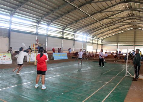 နမ့်စန်မြို့ အလယ်တန်းနှင့်အထက်တန်းအဆင့် ကျောင်းသားကျောင်းသူများ ကြက်တောင်ရိုက်ပြိုင်ပွဲကျင်းပ