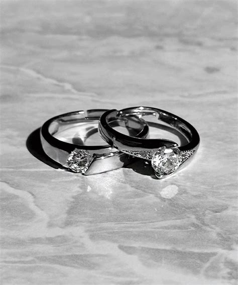 [1 1] 눈부시게 영롱한 크리스탈 커플링 우정반지 커플 학생반지 기념일 화이트데이 여친 남친 선물 에이블리