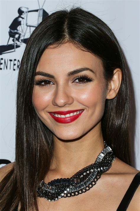 Sherlock Holmes Premiere Victoriajustice