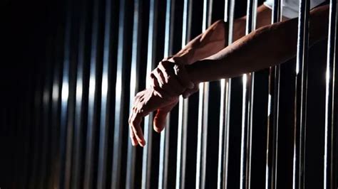 Mumbai Online Sex Racket Busted In Andheri Man Arrested For