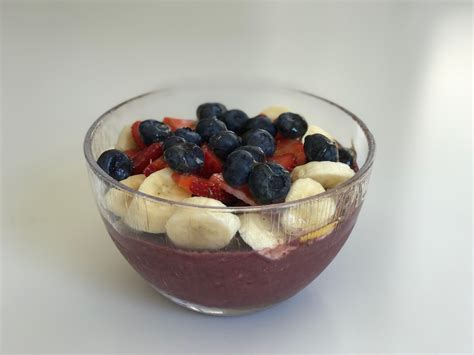 The Larson Lingo Acai Berry Smoothie Bowl A Winner