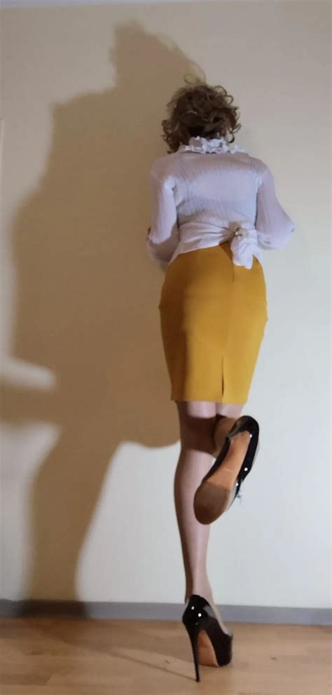 Vintage Styled Slut Having A Cigarette Pics Xhamster