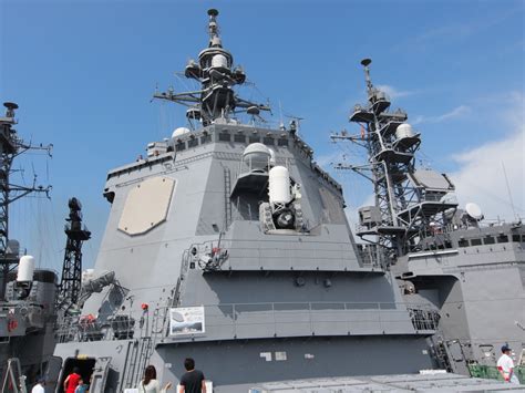 個別「 海上自衛隊 あたご 護衛艦「あたご」の艦橋。」の写真、画像 110718 八戸港 Echigoyas Fotolife