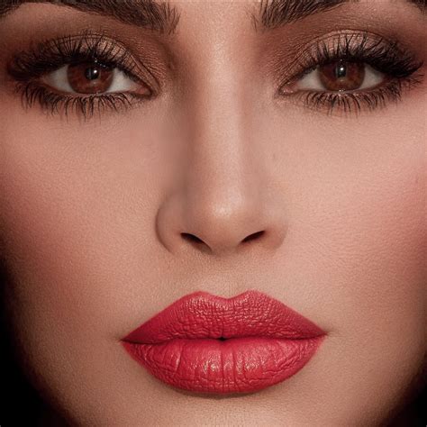Red Lipstick Makeup Kim Kardashian