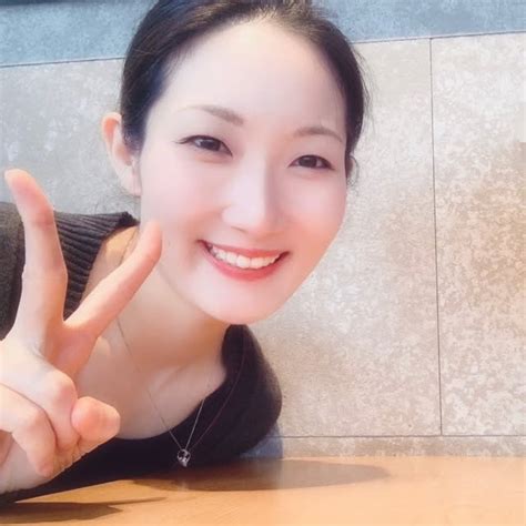 Nana Nana Threads Say More