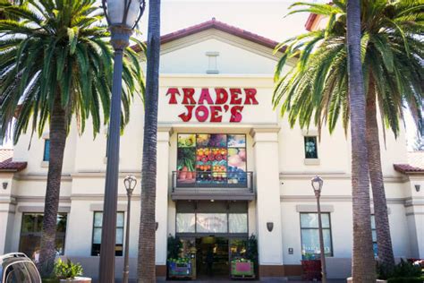 This Trader Joes 3 99 Citrus Jute Bag Will Fly Off Shelves Apartment Therapy