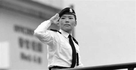 悲痛！香港女警被走私船撞下海后殉职，香港警务处处长：加强打击冷血走私犯腾讯新闻